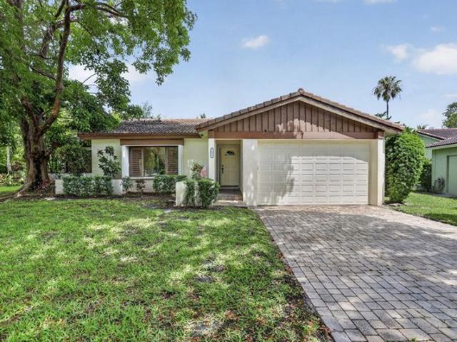 2551 NW 98th Ter, Coral Springs, FL 33065