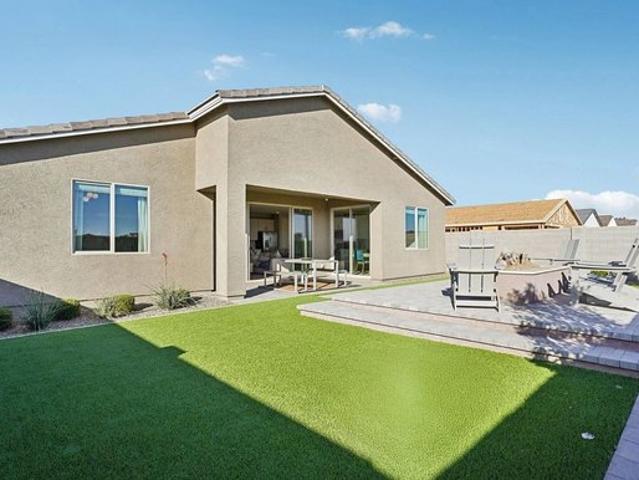 2551 E Homesteaders Rd, San Tan Valley, AZ 85140