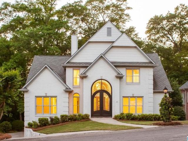 2551 Ivy Glenn Dr, Vestavia Hills, AL 35243