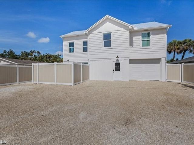 2551 Tamarind St, Saint James City, FL 33956