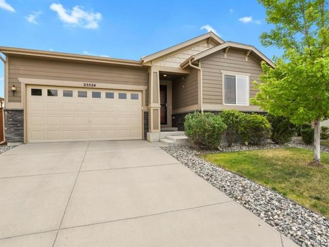 25524 E Byers Dr, Aurora, CO 80018