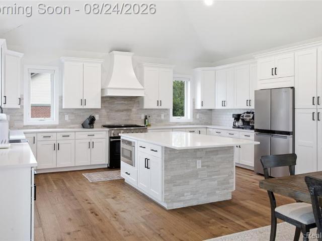 25529 Knapp Lane