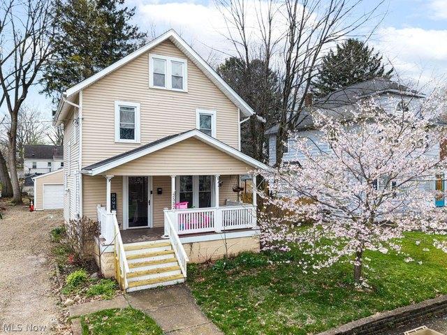 2552 Maplewood St, Cuyahoga Falls, OH 44221