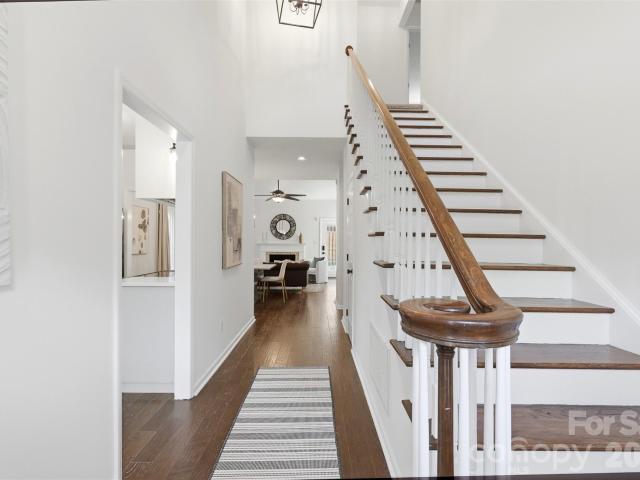 2552 Middlebridge Lane