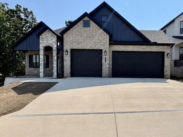 2552 N Crossover Rd, Fayetteville, AR 72703