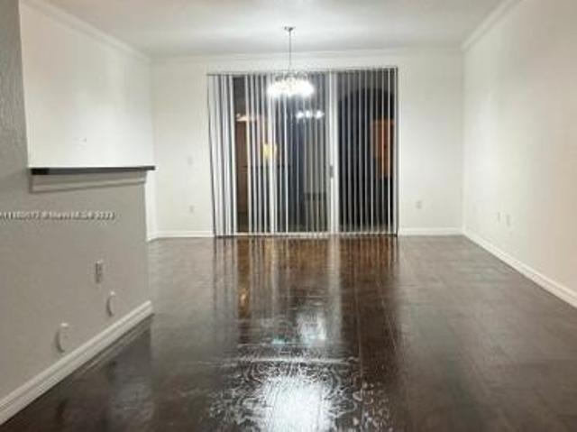 2552 Centergate Dr #102, Miramar, FL 33025