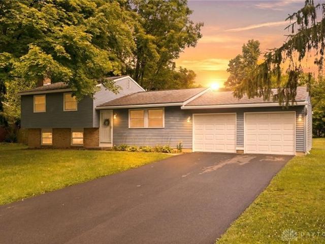 2552 Conwood Dr, Beavercreek, OH 45434