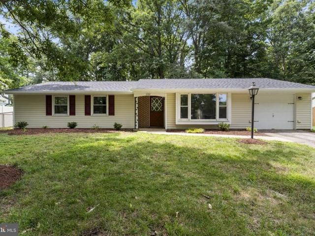 2552 Lisa Dr, Waldorf, MD 20601