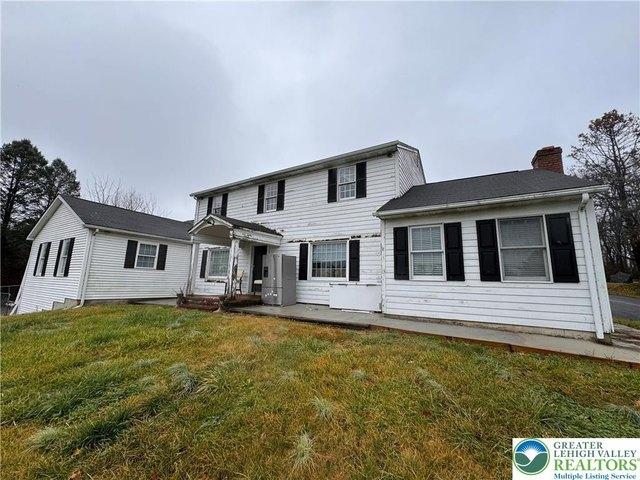 2552 Spring St, North Whitehall Township, PA 18037