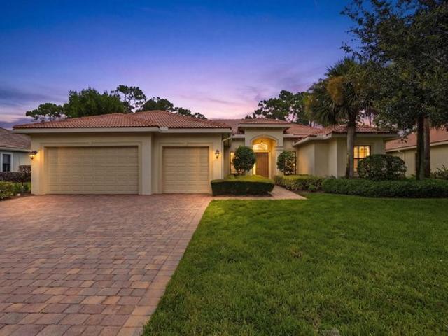 2553 NW Crystal Lake Dr, Jensen Beach, FL 34957