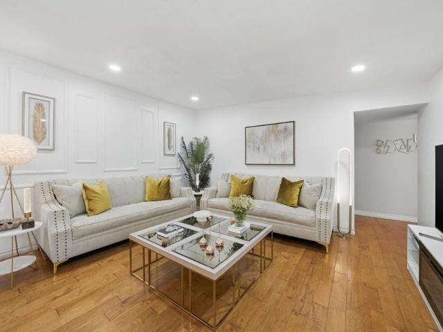 2553 Granada Circle