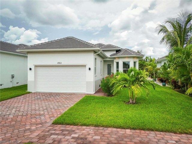 2553 Linda Dr, Naples, FL 34112