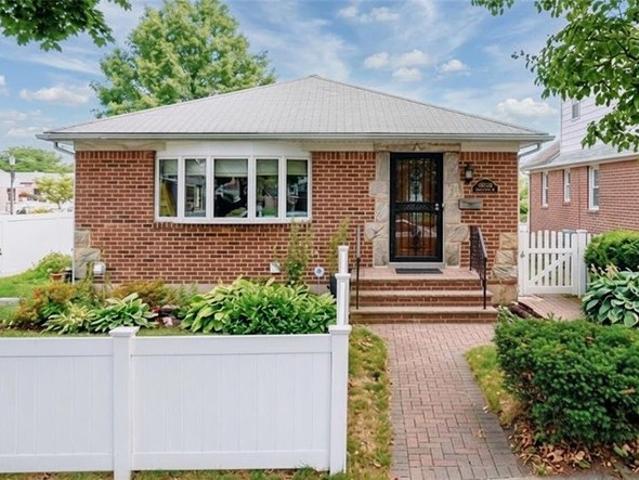 255 0 th Dr, Queens, NY 11001