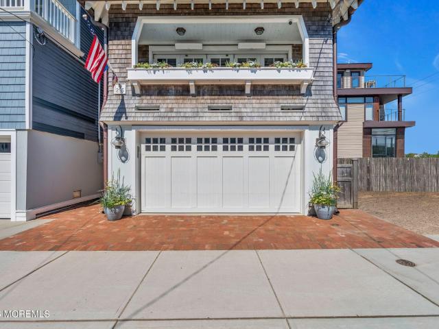 255 1st Avenue