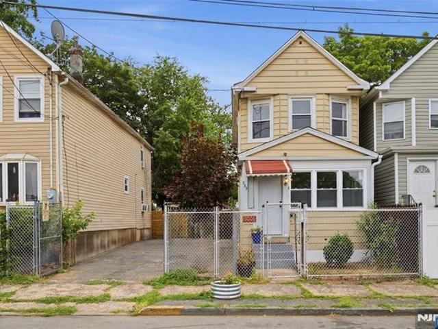 255 25 th St, Newark, NJ 07103