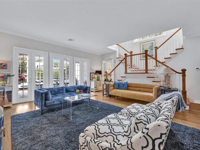 255 2nd Ave N, Naples, FL 34102 | MLS #225083