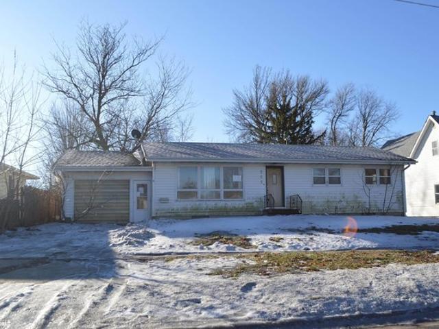 255 Center St W, Britt, IA 50423