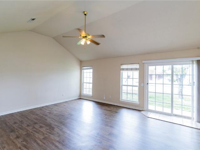 255 B Ravenwood Boulevard