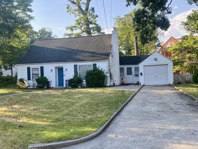 255 Garfield Ave, Oakhurst, NJ 07755