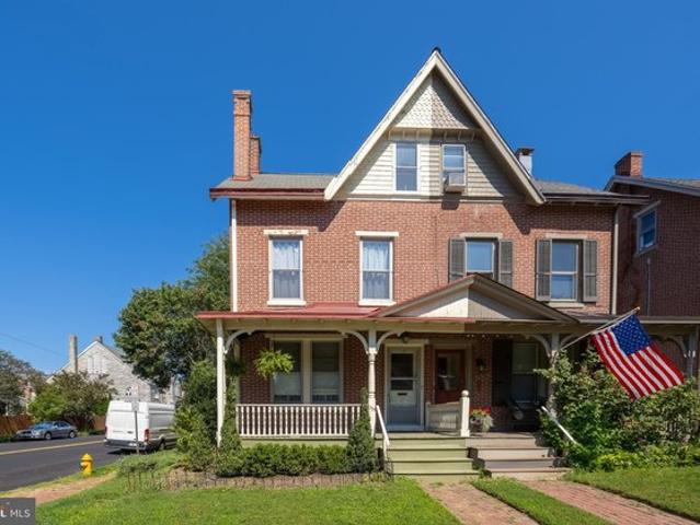 255 Dean St, West Chester, PA 19382