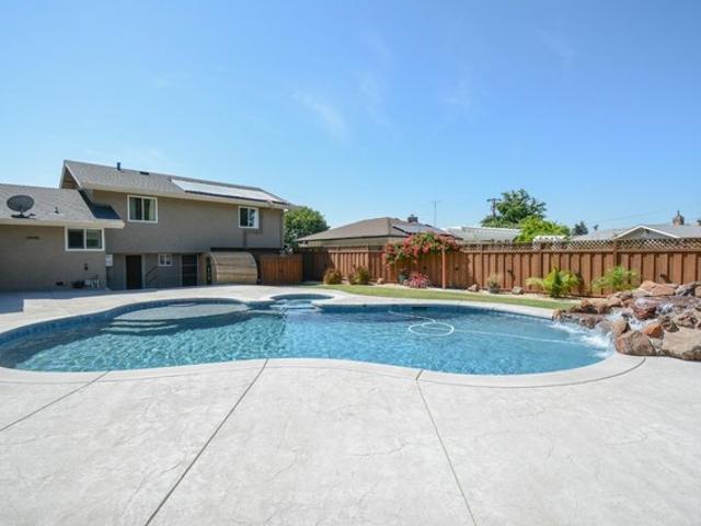 255 Diane Pl, Dixon, CA 95620
