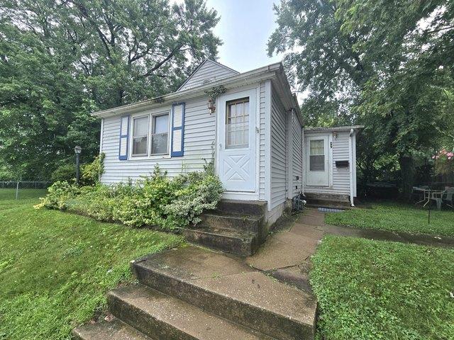 255 E 8th St, Hobart, IN 46342
