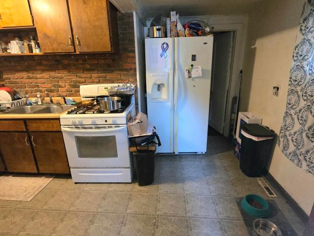255 E 8th Street