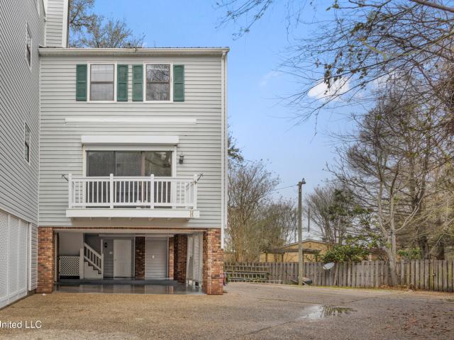 255 E Scenic Drive