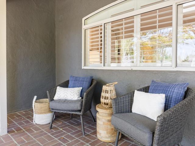 255 Evelyn Dr