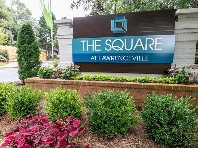 255 Honeysuckle Cir, Lawrenceville, GA 30046