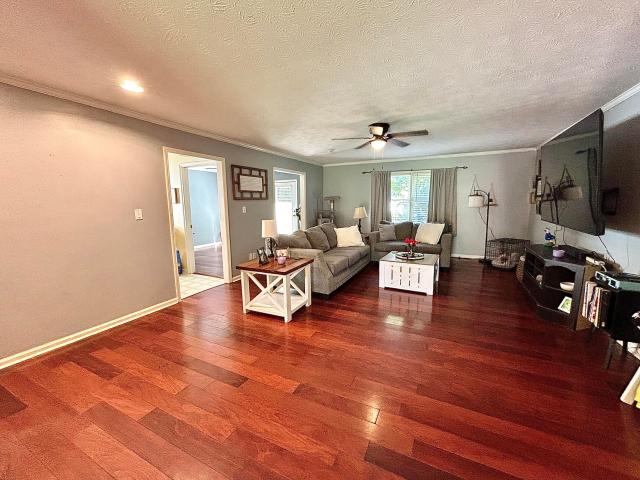 255 Hillington Drive