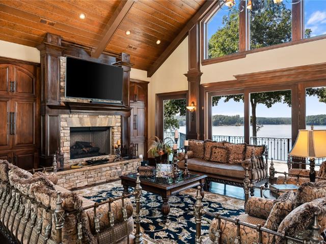 255 Mountain View Pointe Drive
