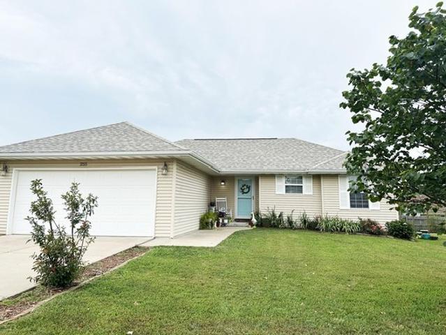255 Maplewood Dr, Highlandville, MO 65669
