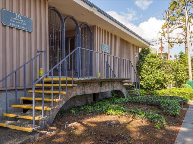 255 N San Mateo Drive