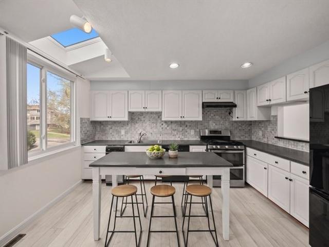 255 North Rd Unit 10, Chelmsford, MA 01824