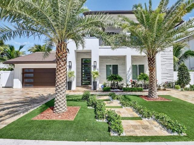 255 NE 3rd Ct, Boca Raton, FL 33432