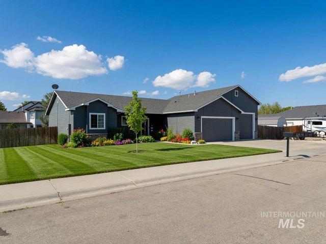 255 NE Greystone Loop, Mountain Home, ID 83647