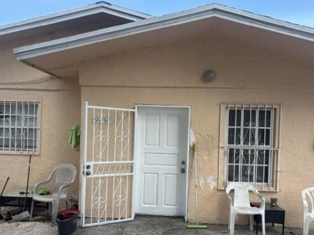 255 NW 27th Ct, Miami, FL 33125