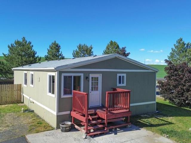 255 NW Golden Hills Dr Spc 2, Pullman, WA 99163