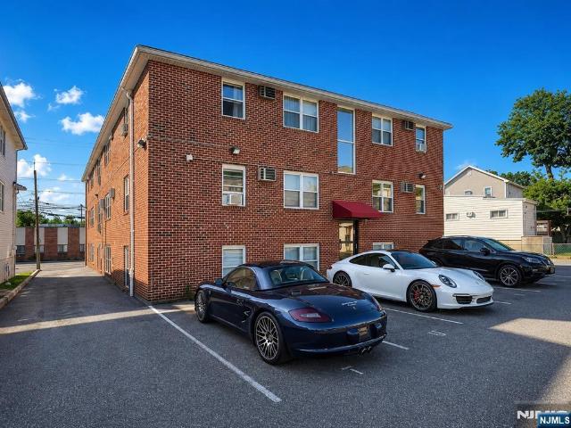 255 Schuyler Avenue # 18
