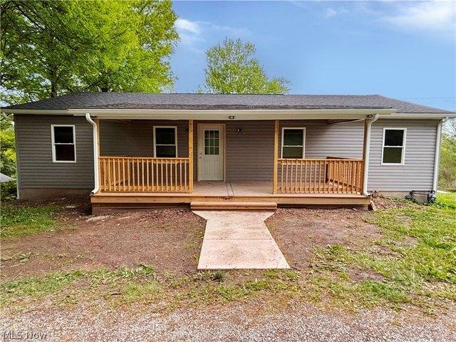 255 Sunview Dr, Follansbee, WV 26037