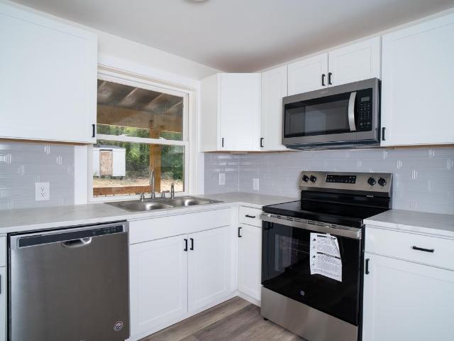 255 riverdale dr