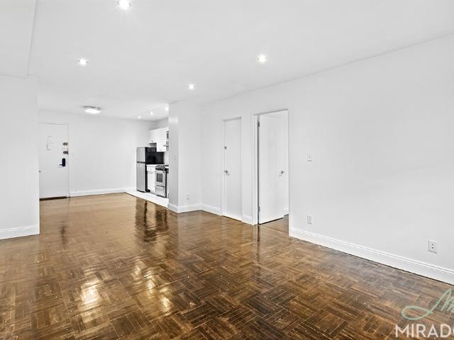 255 W 14th Street 5J
