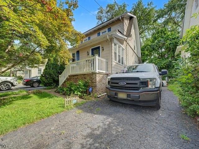 255 W Madison Ave, Dumont, NJ 07628