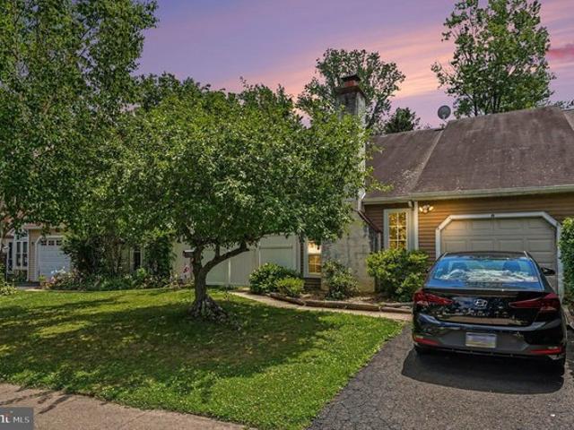 255 Wood Stream Ct, Langhorne, PA 19047