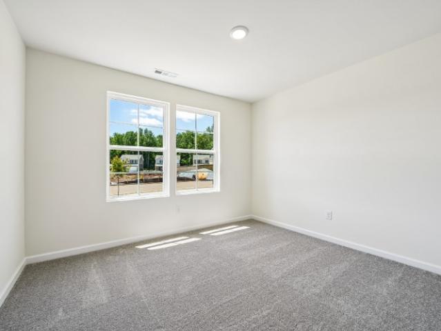 255 Woodlake Landing