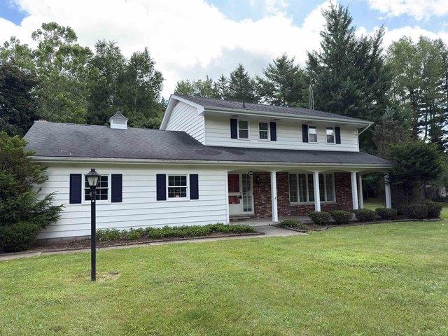 255 Worth St, Sandusky, MI 48471