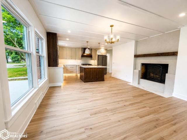 255 Willowbrook Dr