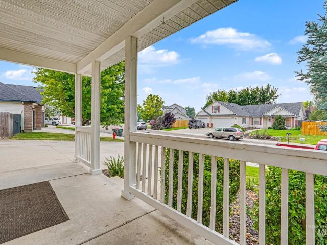 2564 N Monaco