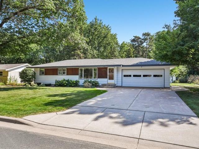 2564 Ardan Ave, Mounds View, MN 55112